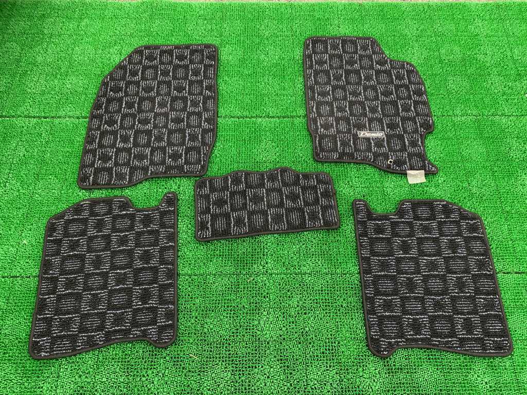 Yahoo!オークション - 良品 DY3W DY5W デミオ フロアマット フロアマッ...