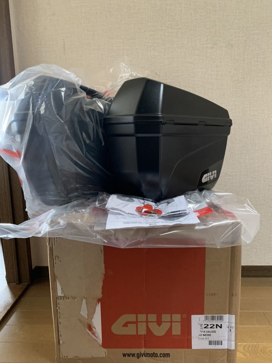 Yahoo!オークション - GIVI E22 サイドケース パニア 新品未使用 カギ4...
