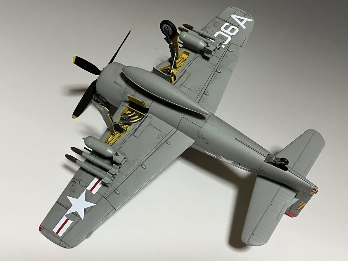 Yahoo!オークション - 1/48 アメリカ海軍 F8F-1/2 ベアキャット U.S.S....