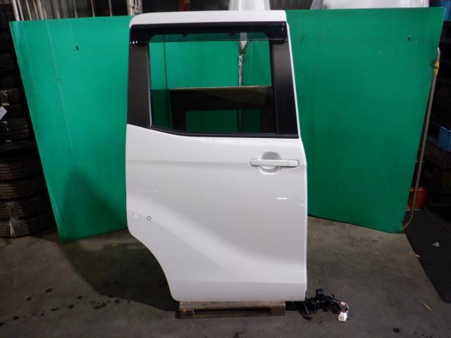 Yahoo!オークション - デイズルークス DBA-B21A R右ドア 111940