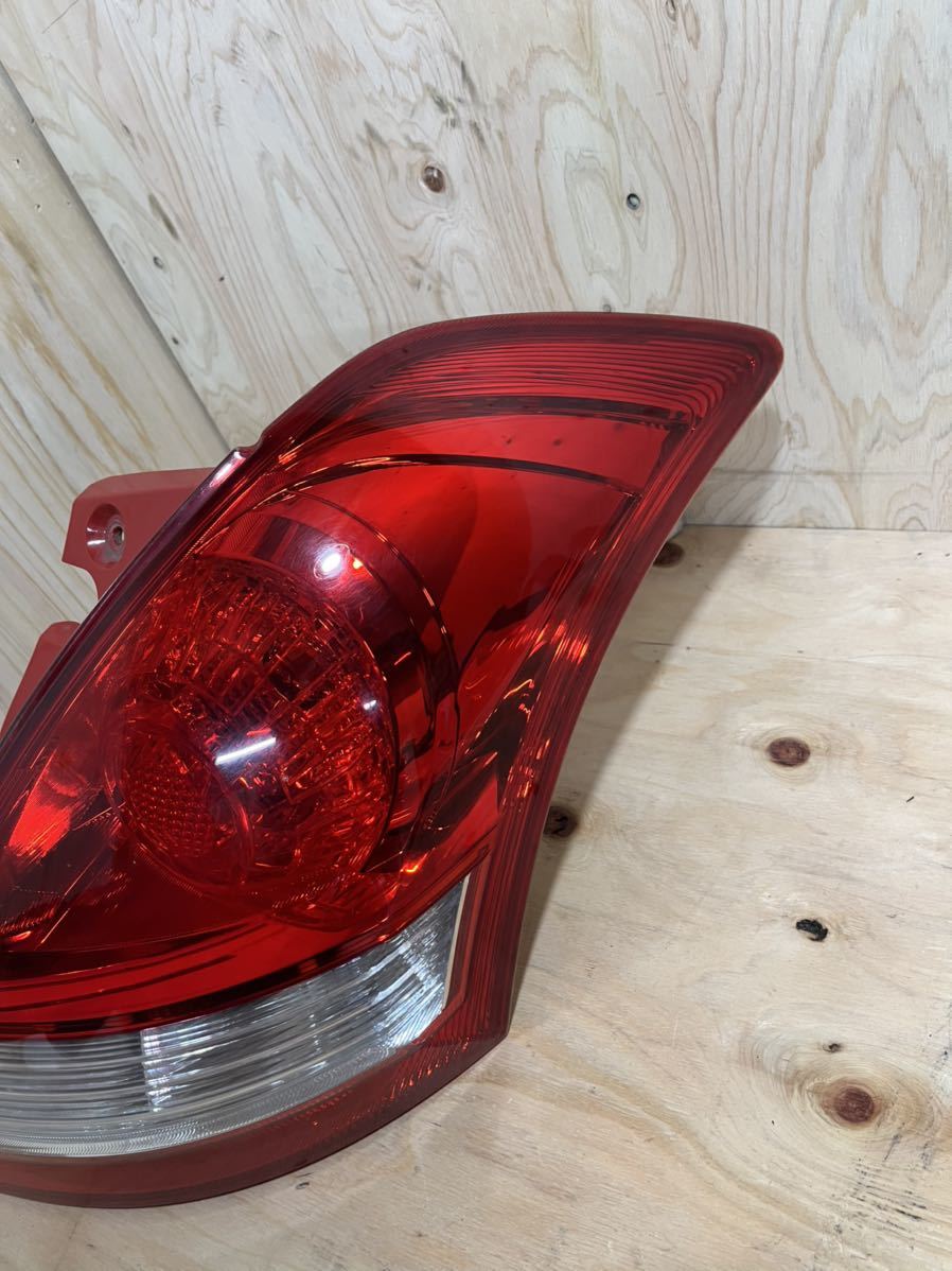 Yahoo!オークション - 7 右 ZC32 ZC32S テールランプ テールライト テ...