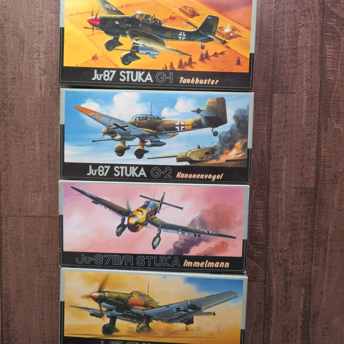 Yahoo!オークション - 1/72 ユンカース Ju-87B スツーカ プラモデル 4...