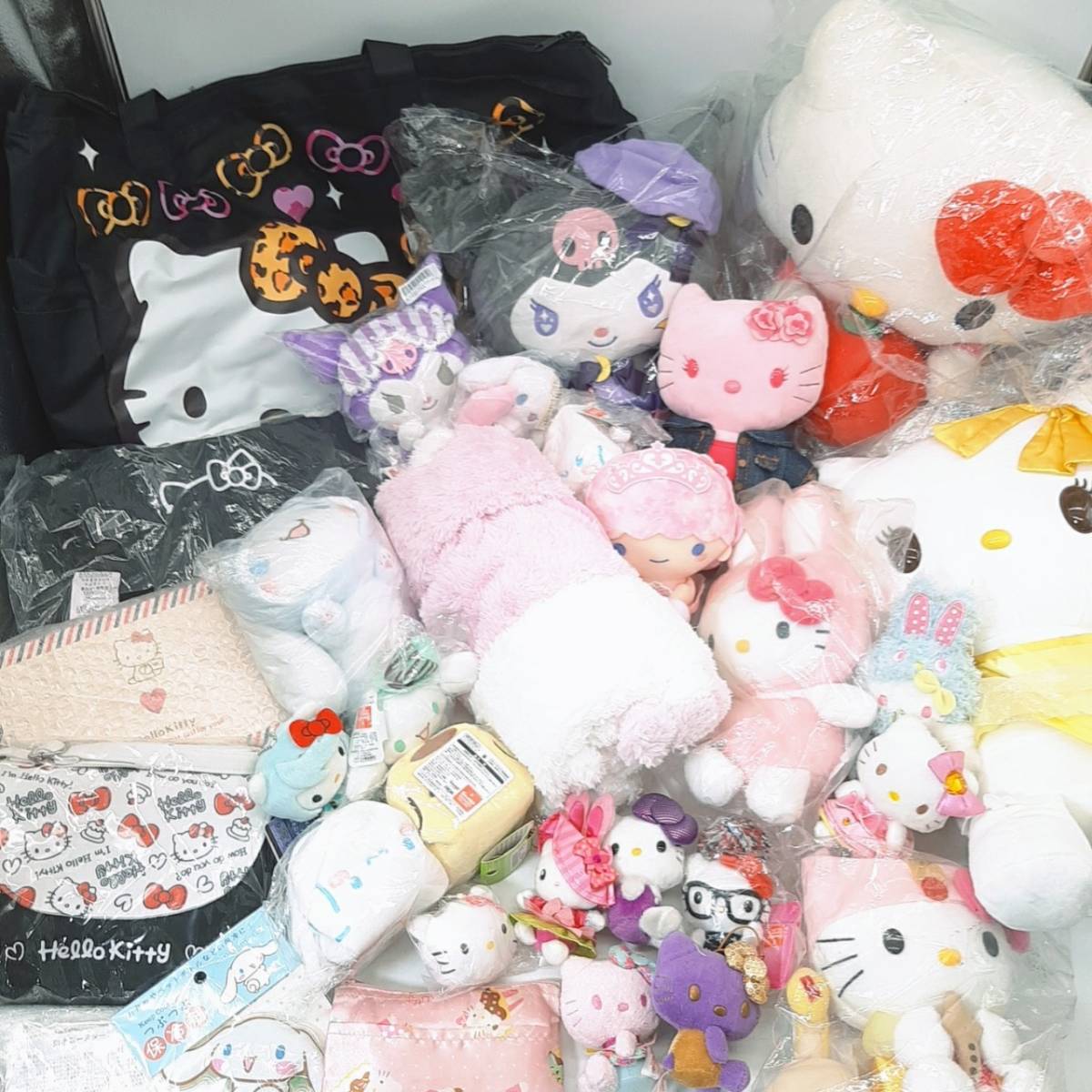 Yahoo!オークション - k197 サンリオ まとめ 大量 ハローキティ シナモ...
