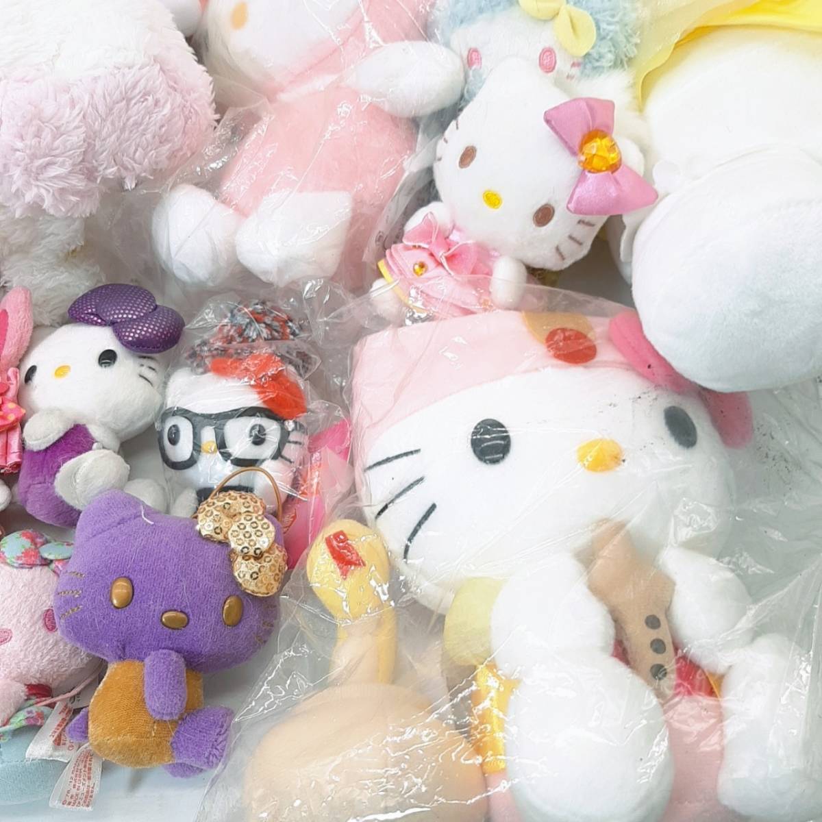 Yahoo!オークション - k197 サンリオ まとめ 大量 ハローキティ シナモ...