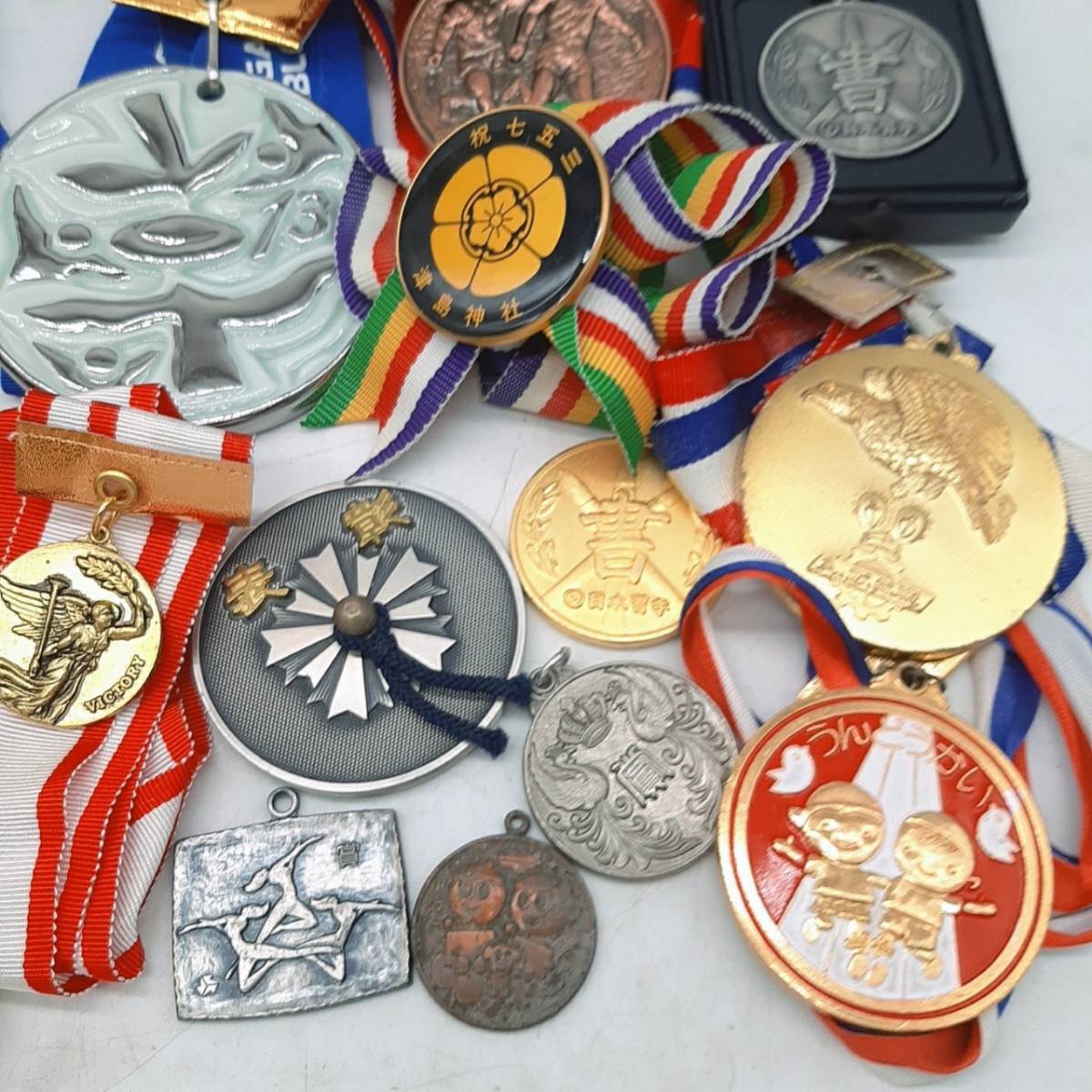 Yahoo!オークション - k284 記念メダル まとめ 大量 レトロ コレクショ...