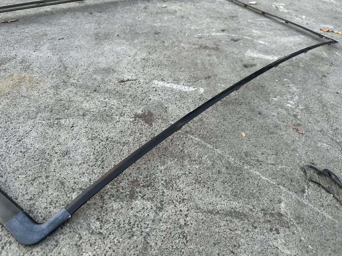 Yahoo!オークション - 日産 HR31 スカイライン 純正 リアガラス モール...