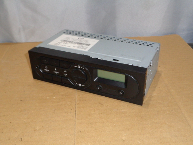 Yahoo!オークション - [K12] 日野 FM AM チューナー ラジオ AUX 24V ト...