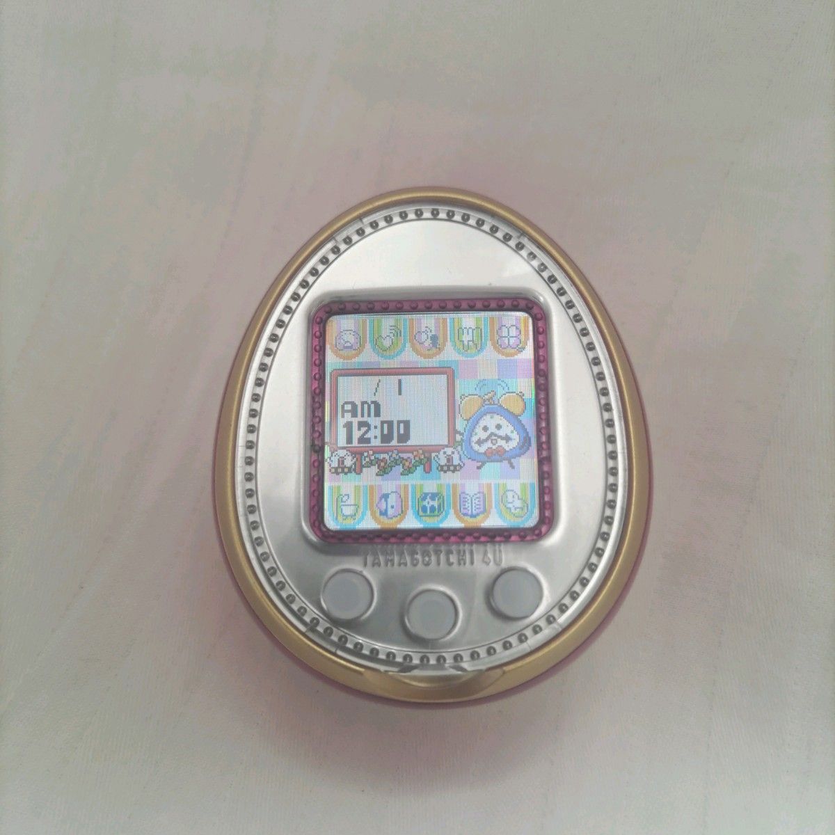 たまごっち4U ピンク & TAMAGOTCHI 4U 専用きせかえカバー たまごっち4U ピンク & TAMAGOTCHI 4U 専用きせかえカバー