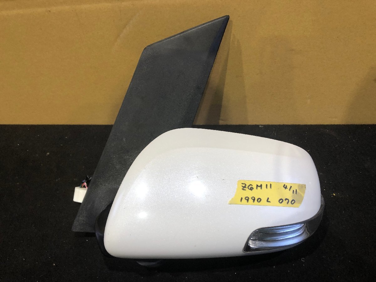 Yahoo!オークション - アイシス ZGM11 左ドアミラー カラーNO.070