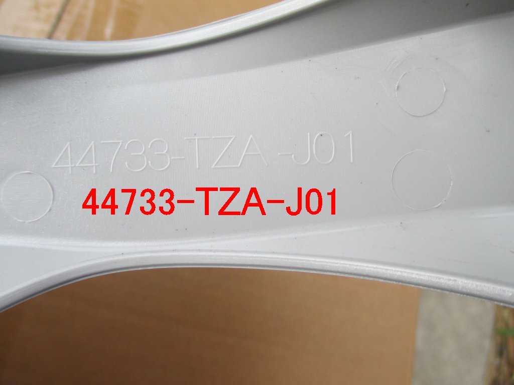 Yahoo!オークション - C969 新車外し品 GR フィット 純正 15” ホイル...