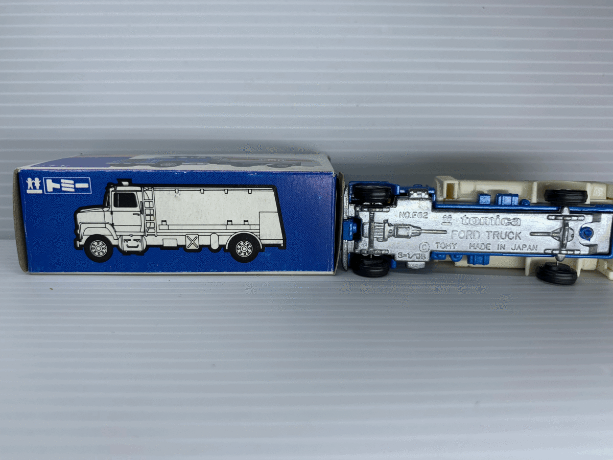 Yahoo!オークション - トミカ 青箱 F62 フォード タンクローリ