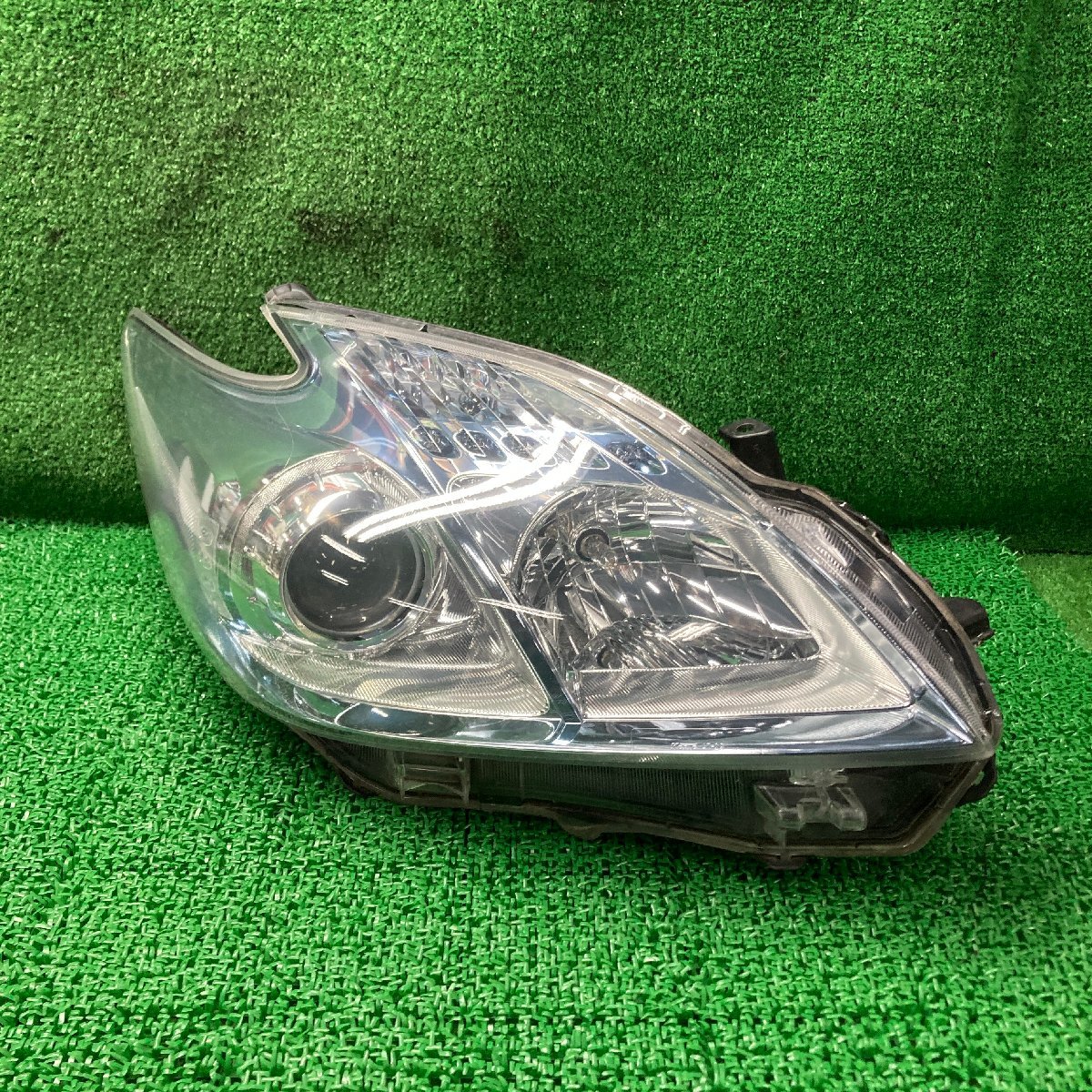 Yahoo!オークション - プリウス S ZVW30 右ヘッドランプ・ヘッドライ...