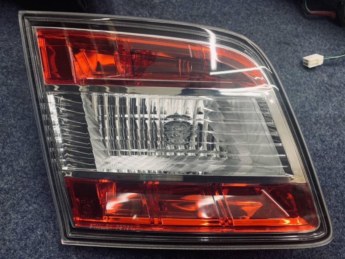 Yahoo!オークション - MPV 23S LY3P テールランプ フィニッシャー セッ...