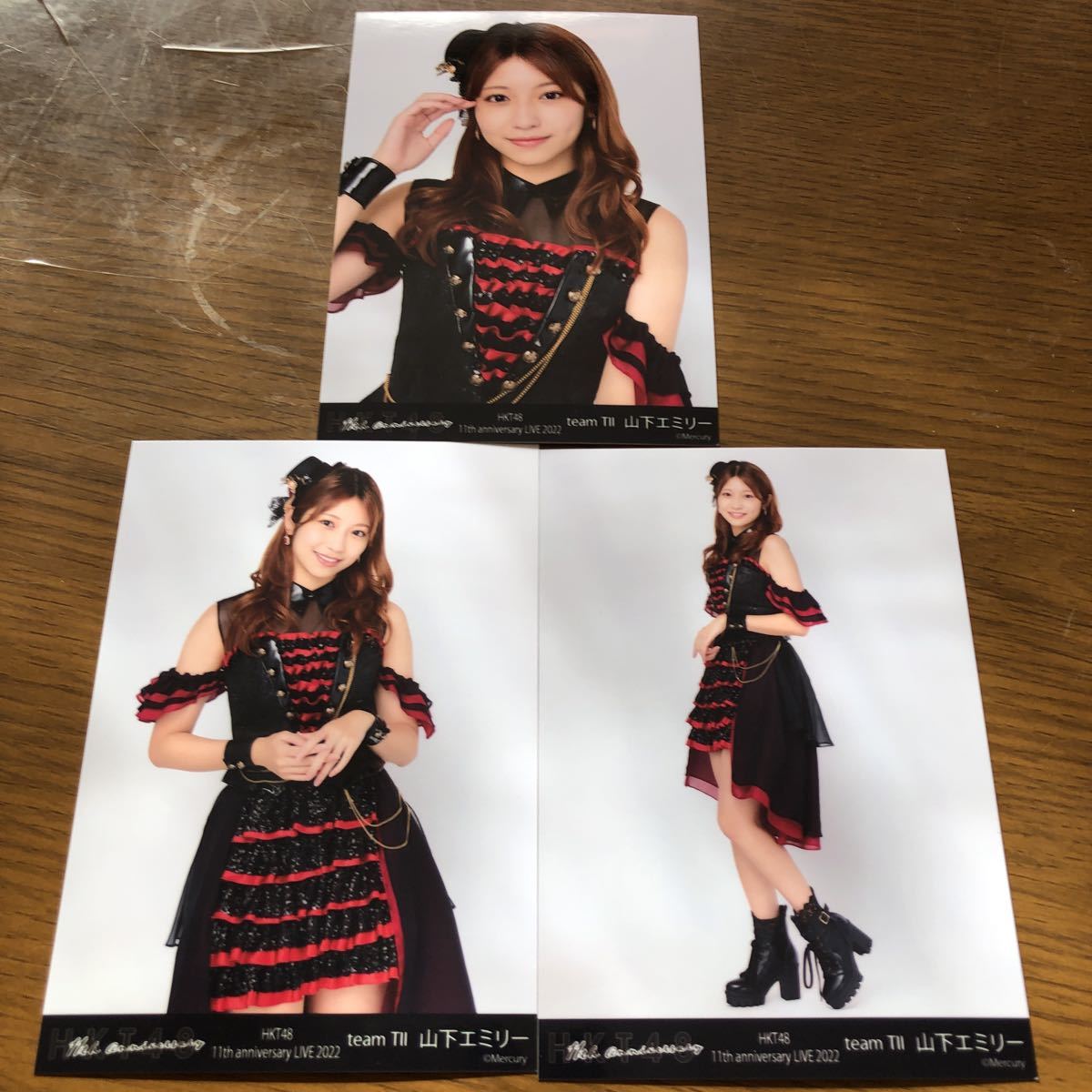 Yahoo!オークション - HKT48 11周年 LIVE 2022 共通 生写真 3種コンプ ...