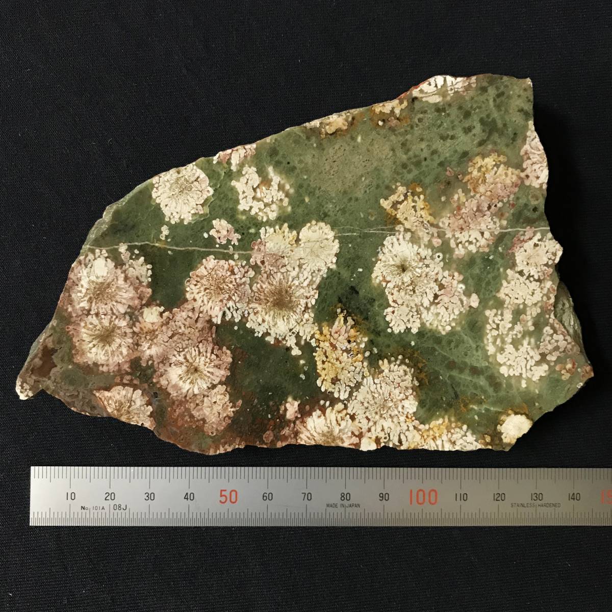 Yahoo!オークション - 菊花石 原石 重さ275g 天然石 鑑賞石 自然石 飾...