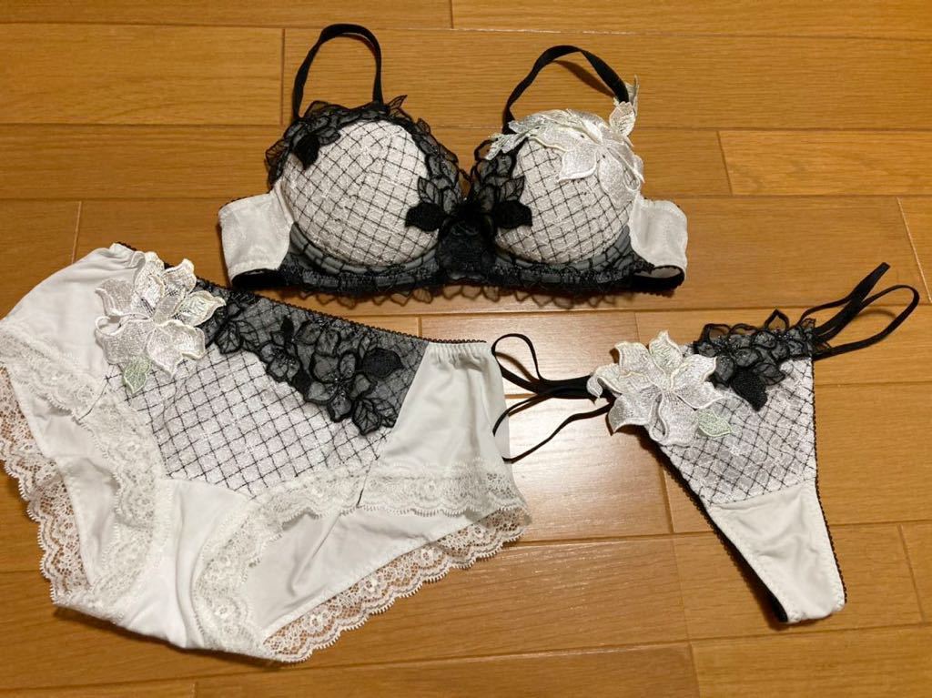 Yahoo!オークション - ワコール サルート 07G シャンソン C75 ショーツ...