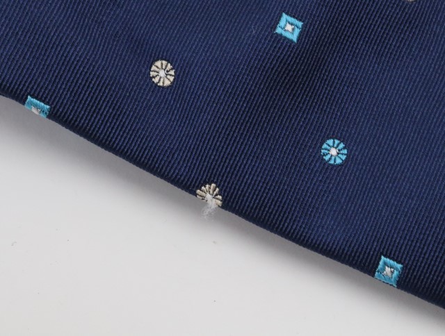 Yahoo!オークション - Z94 フランコバッシ 小紋柄 花柄 ネクタイ ネイ...