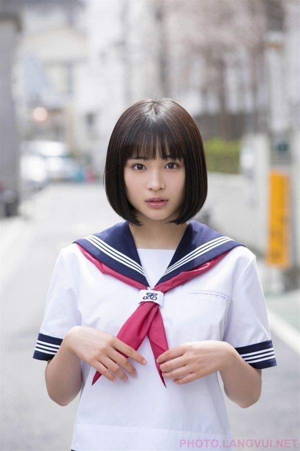Yahoo オークション B2 サイズ【 広瀬すず 】 等身大 風 大判 ポスタ