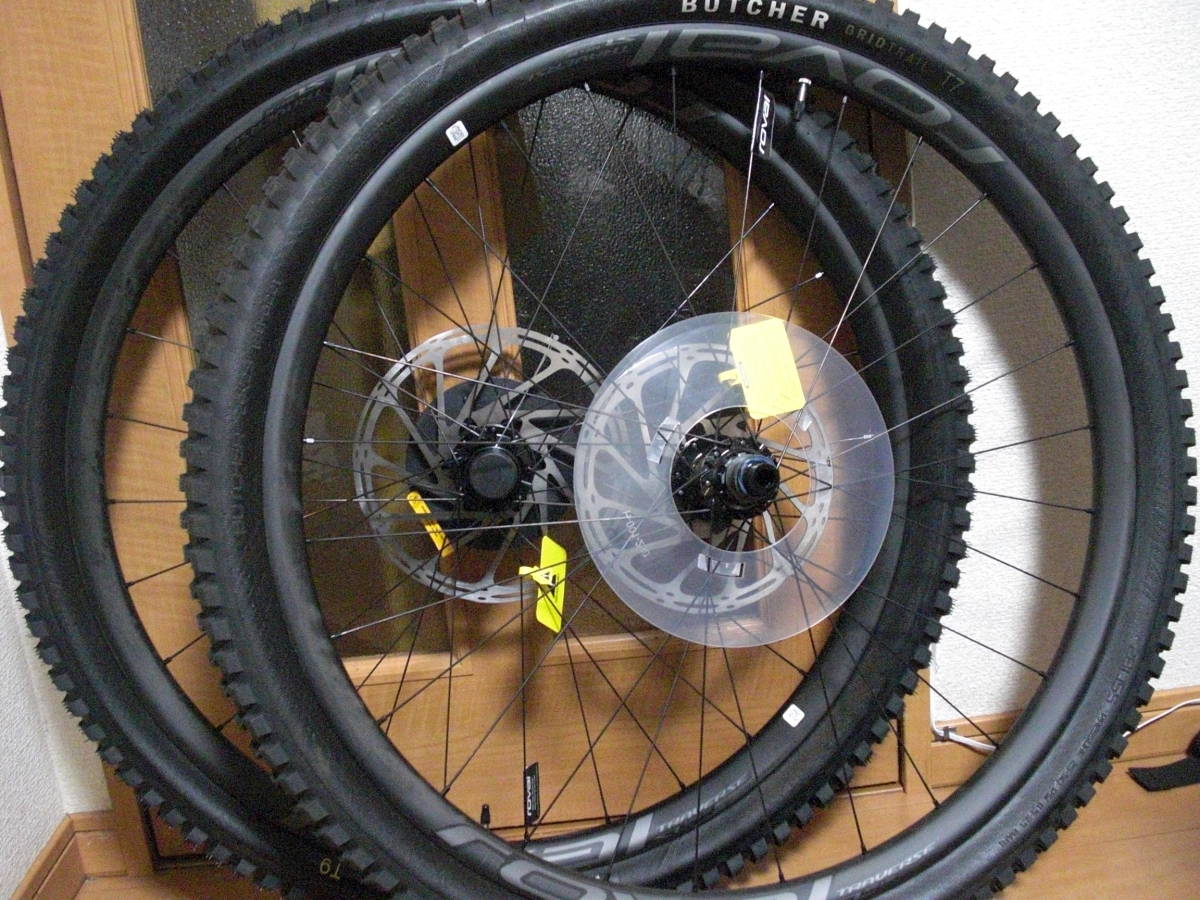 LOVAL TRAVERSE SL 前後セットタイヤ付き(その他)｜売買されたオークション情報、yahooの商品情報をアーカイブ公開 - オークファン（aucfan.com）