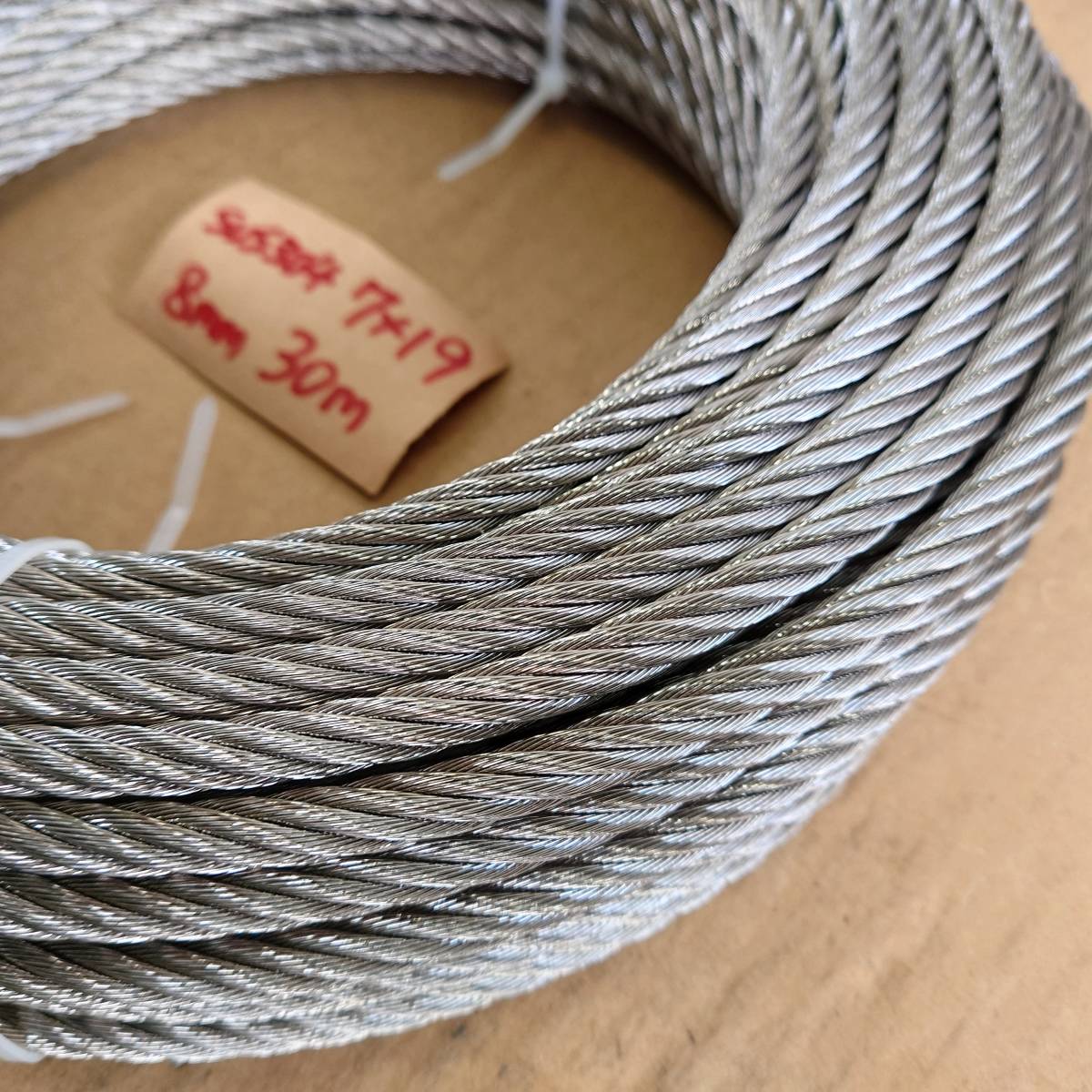 Yahoo!オークション - ステンレス ワイヤーロープ 8mm 30m巻