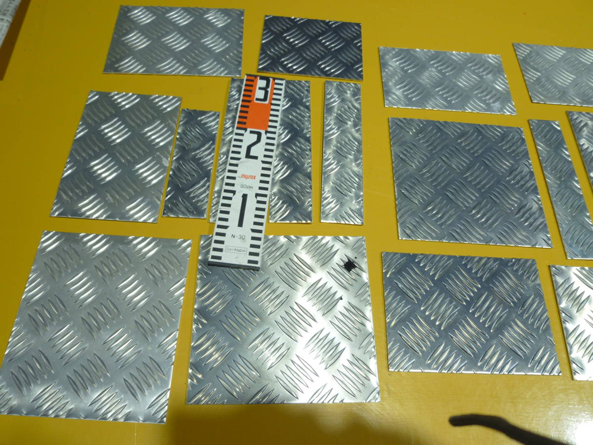 M56 アルミ縞板 端材 いろいろ ジャンク シマ板 デコトラ ジムニー DIY 滑り止め(金属)｜売買されたオークション情報、yahooの商品情報をアーカイブ公開 - オークファン ...