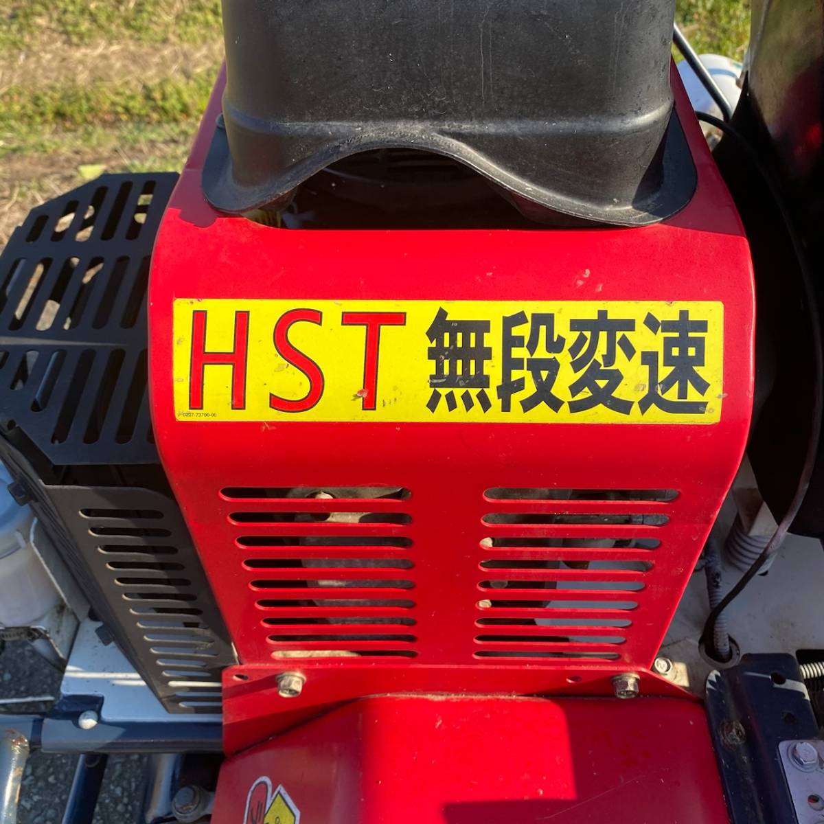 福岡県 オーレック RM86 HST ラビットモアー 乗用ロータリーモア 刈幅880mm 15馬力 セル付(本体)｜売買されたオークション情報、yahooの商品情報をアーカイブ公開 ...