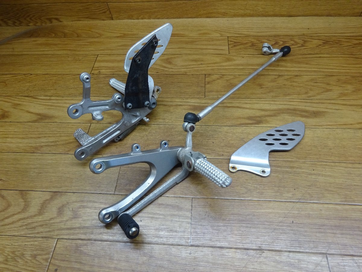 Yahoo!オークション - [Y86] YZF-R1 RN13N 純正 メインステップ左右