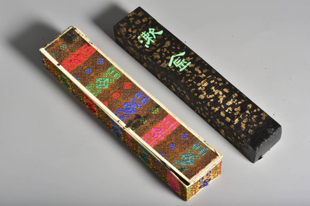 Yahoo!オークション - 中国墨 漱金 大振り 242g・書道具・唐墨