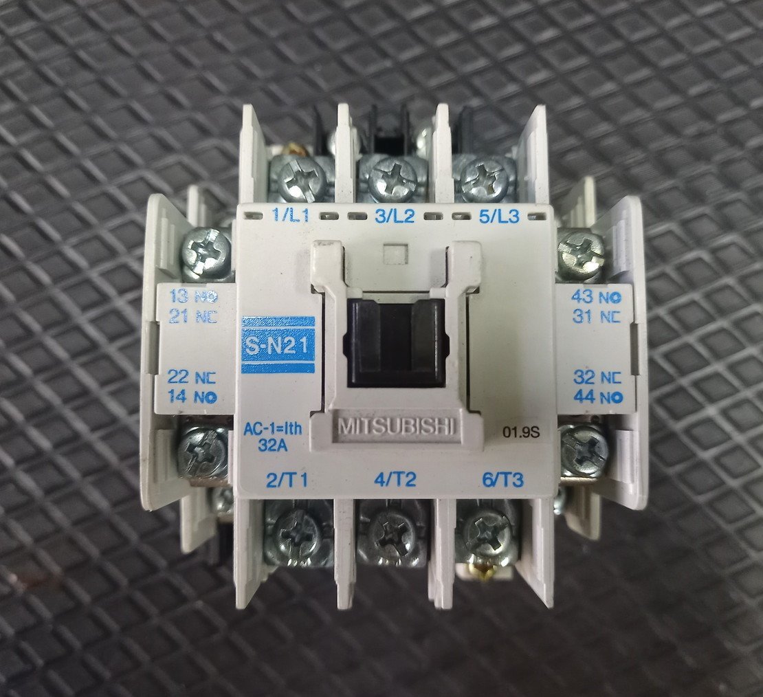 Yahoo!オークション - 三菱電機 低圧開閉器 S-N21 AC200V ③ 送料安52...