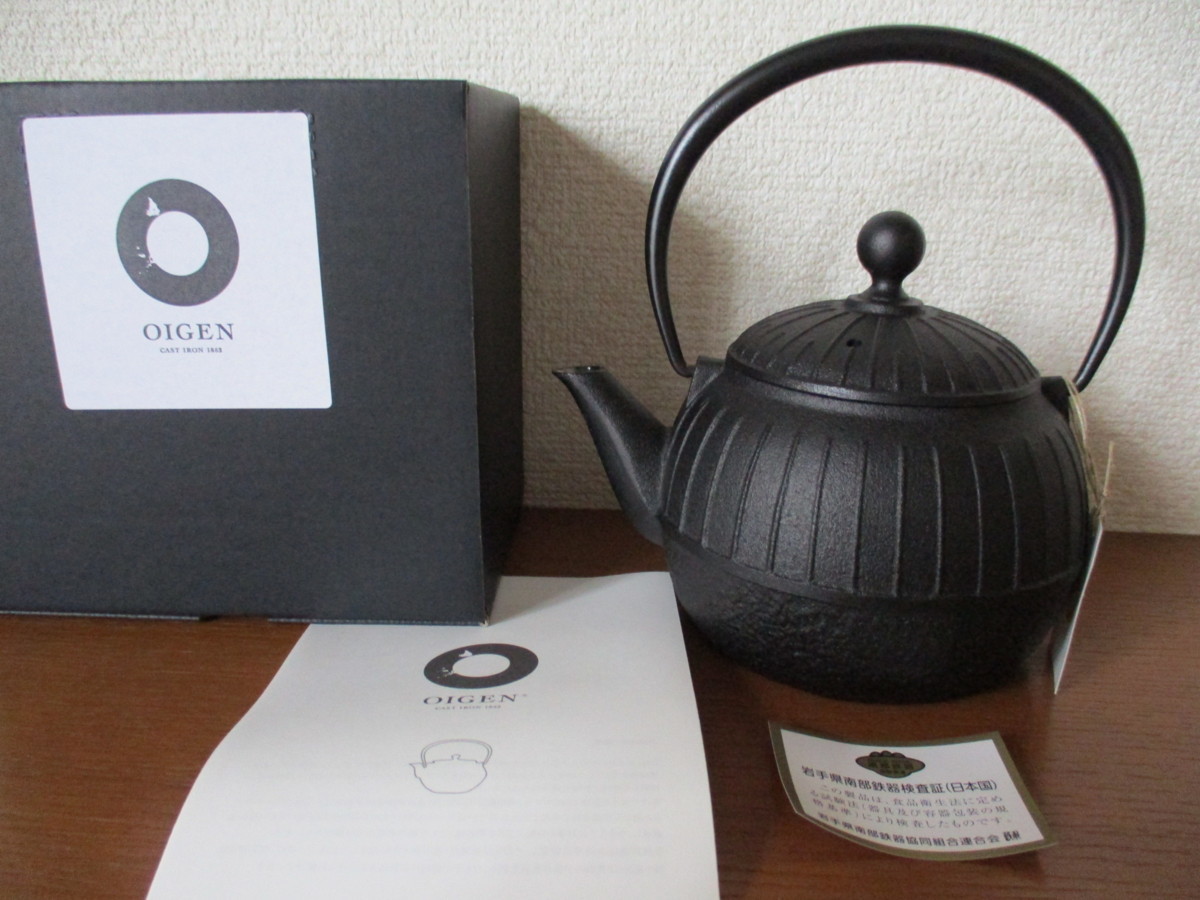 Yahoo!オークション - 新品・未使用【 南部鉄器 急須 千草 黒 0.55L ...