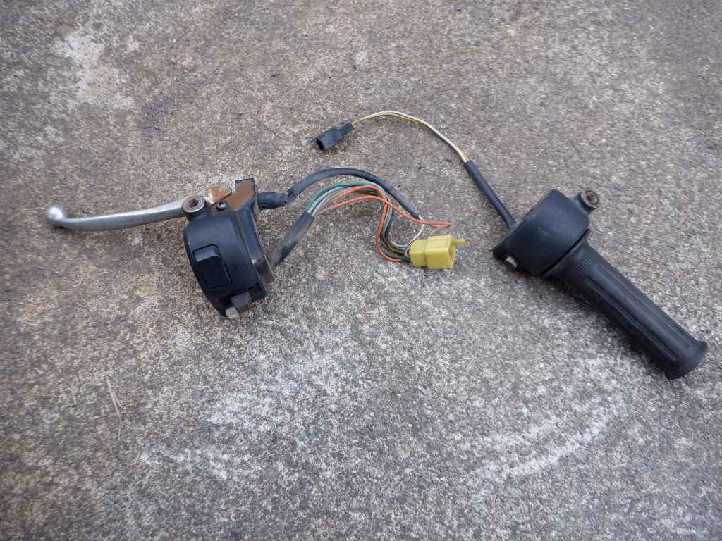 アドレス110 CF11A 純正ハンドルスイッチ 左右セット 片側突起OK KK(スズキ用)｜売買されたオークション情報、yahooの商品情報をアーカイブ公開 - オークファン（aucfan.com）