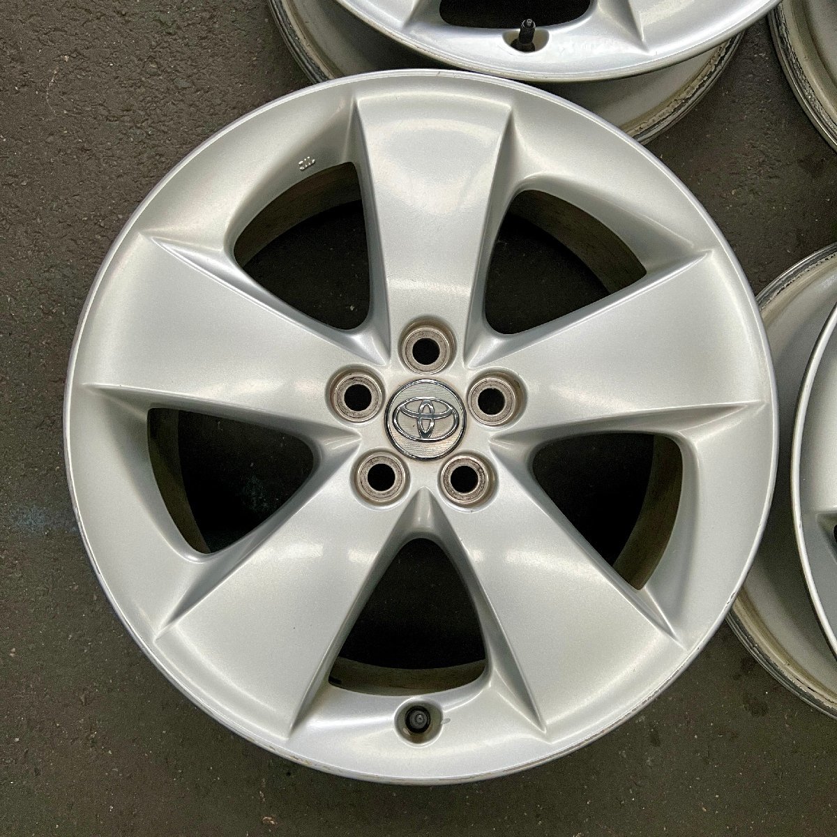 Yahoo!オークション - 純正ホイール4本セット プリウス ZVW30 17×7J +5...