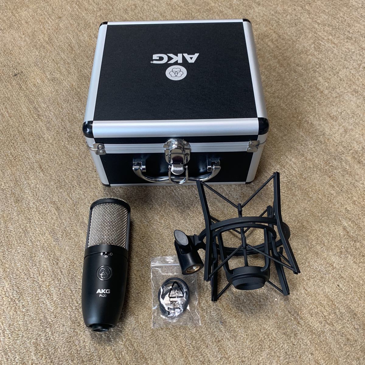 Yahoo!オークション - 美品 AKG P420 コンデンサーマイク ラージダイヤ...