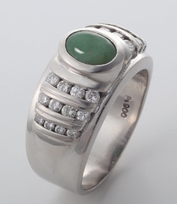 Yahoo!オークション - ソ付き翡翠+ダイア計0.66ctのPt900製18号リング...