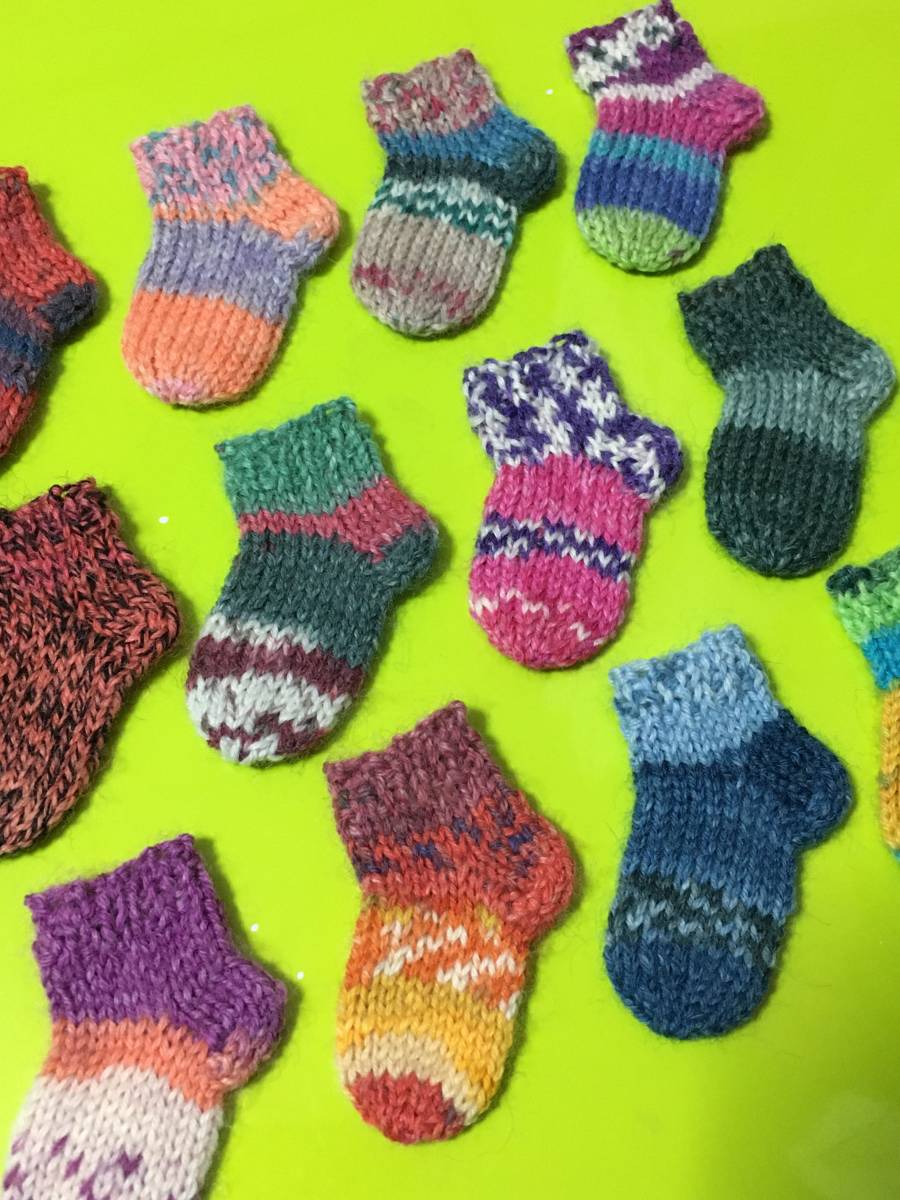 Yahoo!オークション - 即決・ハンドメイド～Opal毛糸のミニソックス12...