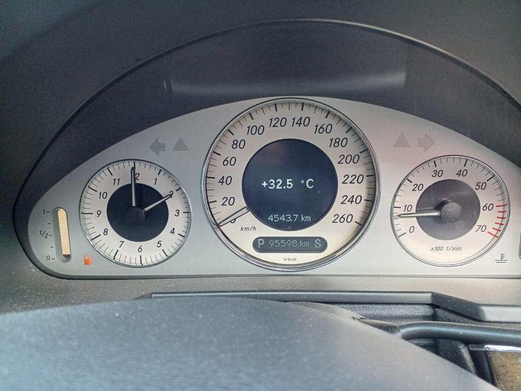 Yahoo!オークション - メルセデスベンツ ドアバイザー 左右 E63 AMG 20...