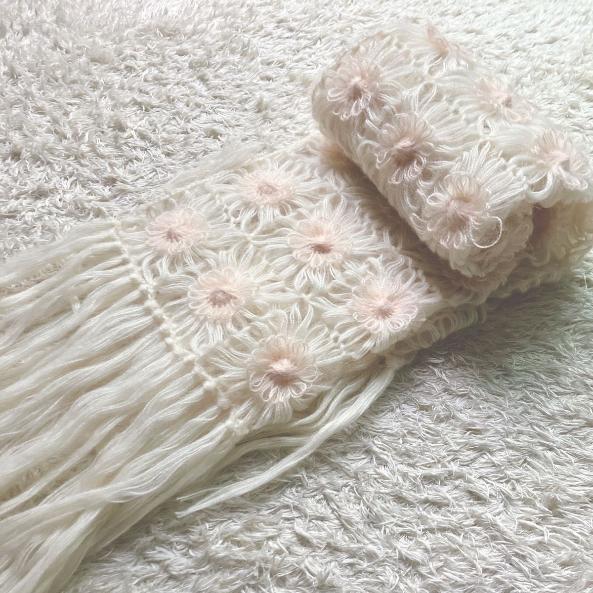 お花 モチーフ編み 総刺繍 手刺繍 かぎ針編み マフラー ストール お花 モチーフ編み 総刺繍 手刺繍 かぎ針編み マフラー ストール