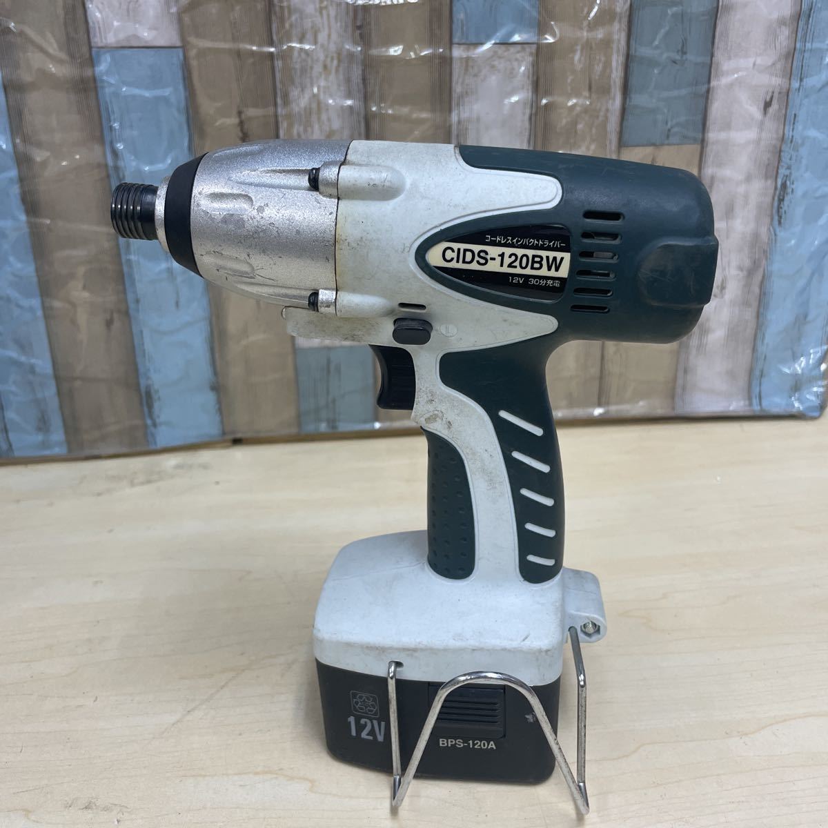 b コードレスインパクトドライバーCIDS-120BW 充電インパクトドライバー 電動工具 大工道具(本体)｜売買されたオークション情報、yahooの商品情報をアーカイブ公開 - オークファン ...