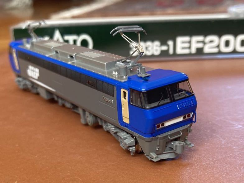 Yahoo!オークション - KATO EF200 新塗装(3036-1)