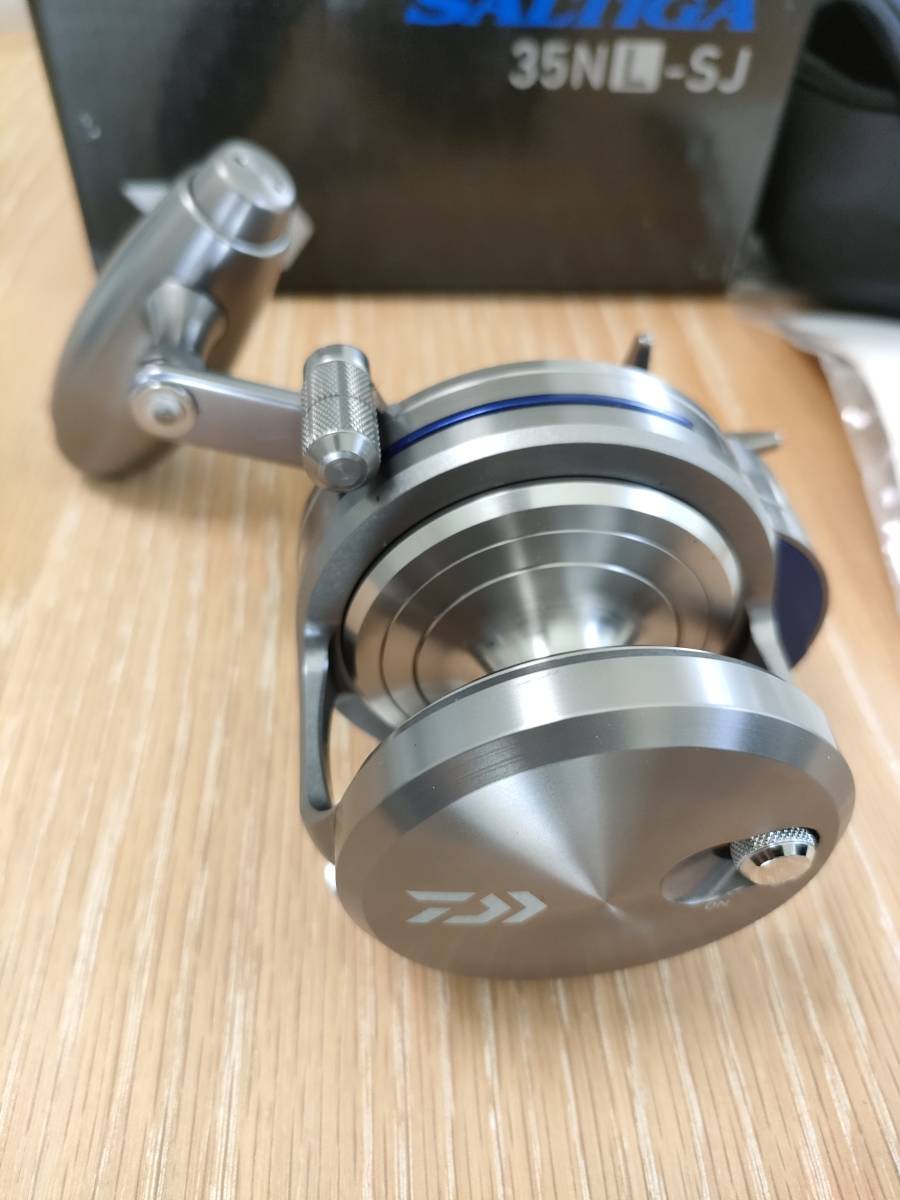 未使用品 ダイワ '15 ソルティガ 35NL SJ 左巻 DAIWA SALTIGA 5 未使用品 ダイワ '15 ソルティガ 35NL SJ 左巻 DAIWA SALTIGA 5