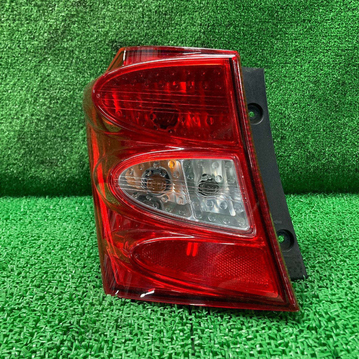 Yahoo!オークション - フリード G GB3 左 テールランプ テールライト ...