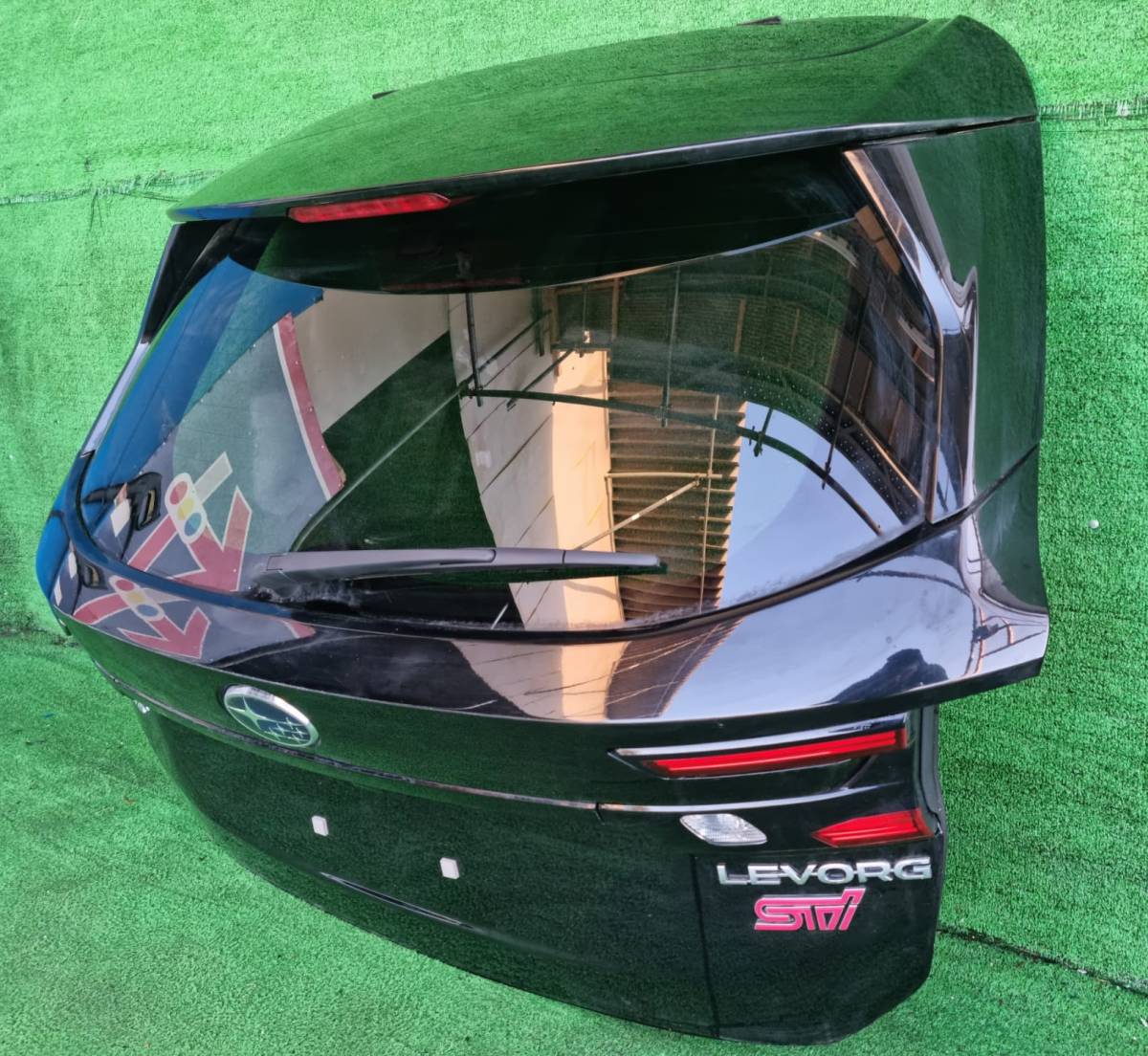 Yahoo!オークション - スバル レヴォーグ VN5 バックドア