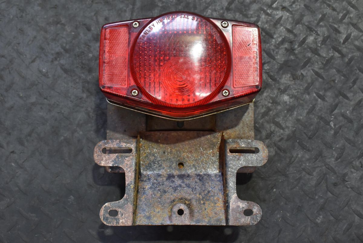 Yahoo!オークション - H239 当時物 純正 CB750Four2 テールランプ 0017...