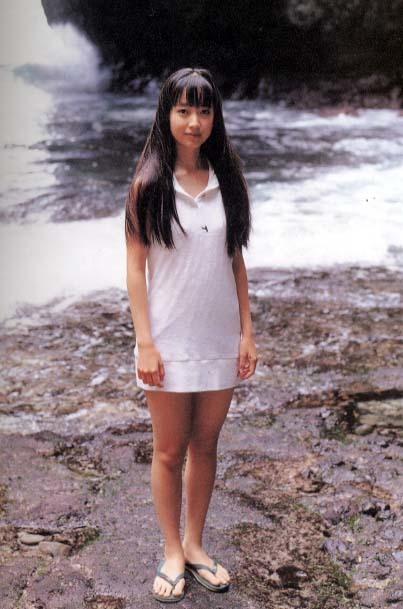 Yahoo オークション 黒川智花写真集「15歳の軌跡」