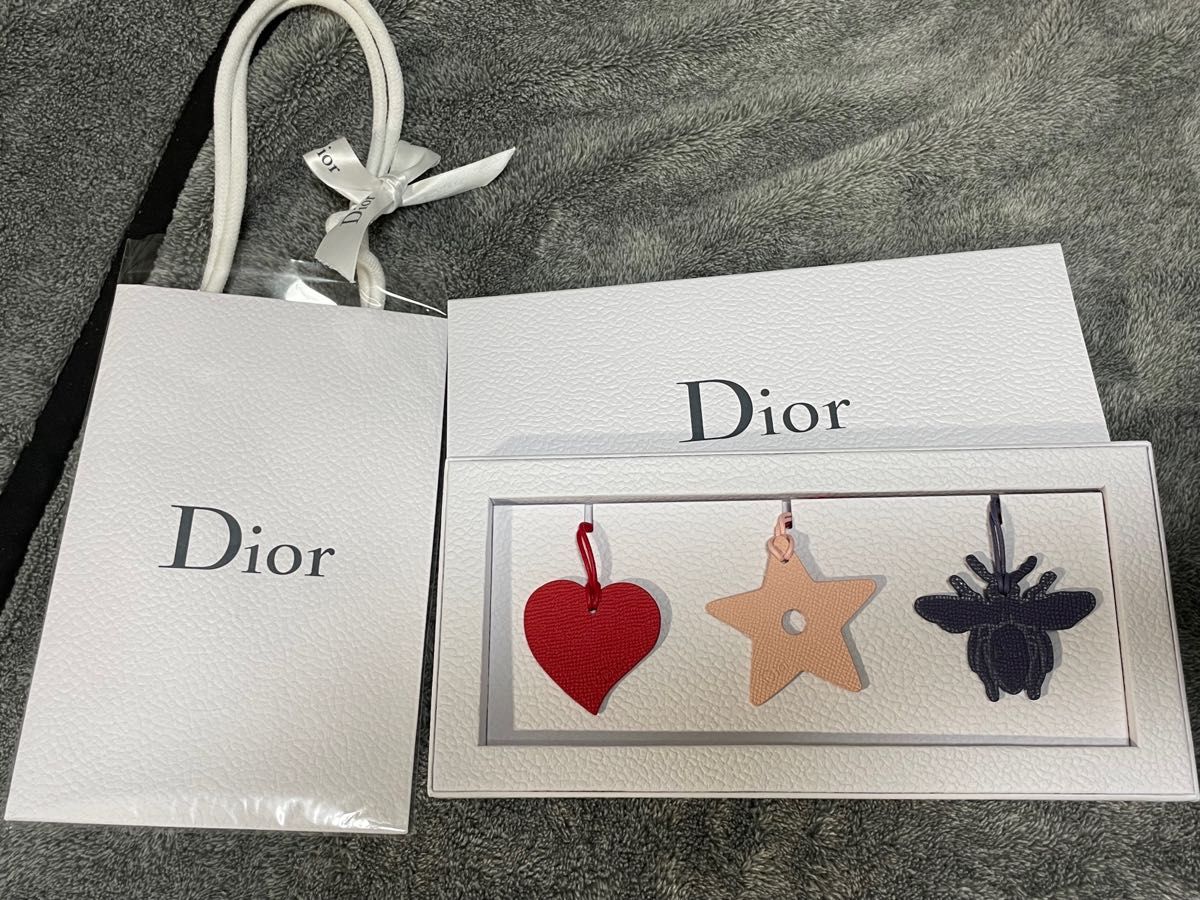 Christian Dior ディオール バッグチャーム ノベルティとショッパー｜PayPayフリマ