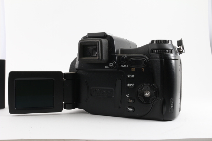 Yahoo!オークション - 訳あり大特価 NIKON COOLPIX 8800 VR #D017