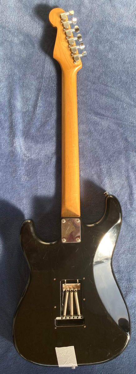 Yahoo!オークション - Fender Japan Kurt Cobain Vandalism Yahoo!オークション - Fender Japan Kurt Cobain Vandalism