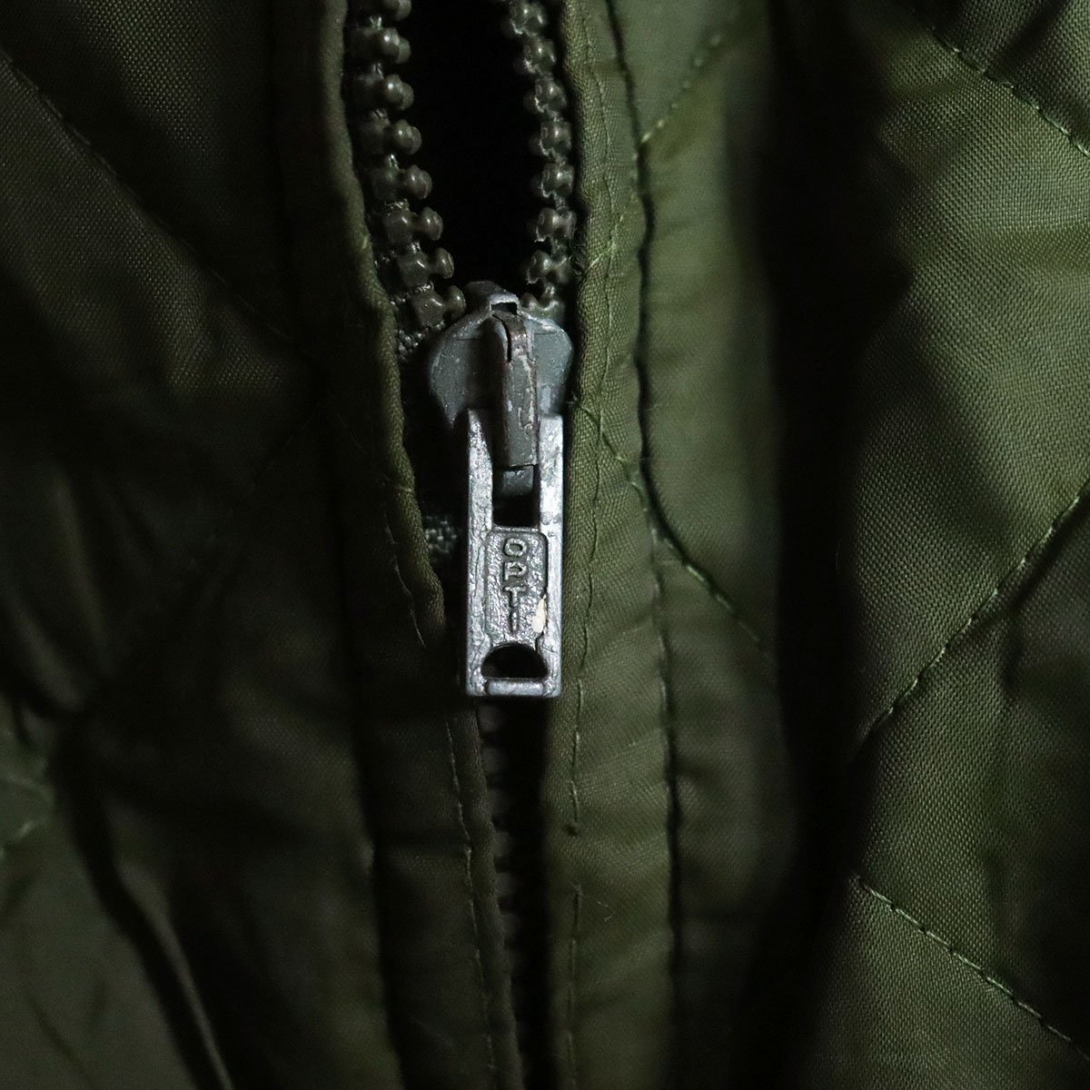 Yahoo!オークション - B5S/T1.30-6 英国製 Barbour バブアー キルティ...