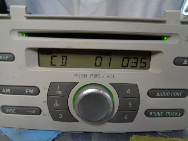 Yahoo!オークション - (B23) ダイハツ ミラ ココア 純正 オーディオ CD...