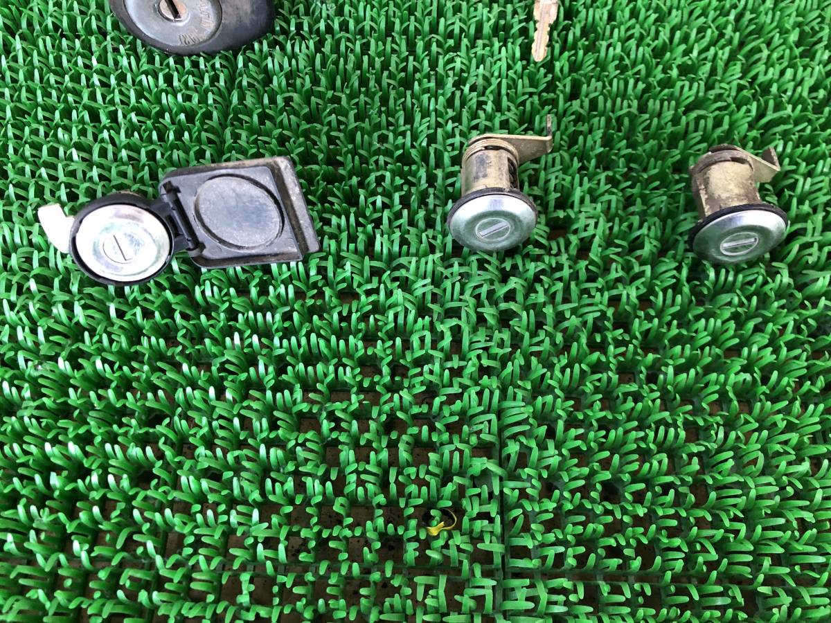 228 スバル サンバー KS4 KS3 キーシリンダー 一式 鍵 鍵穴 メインキー キーレス(スバル用)｜売買されたオークション情報、yahooの商品情報をアーカイブ公開 - オークファン ...